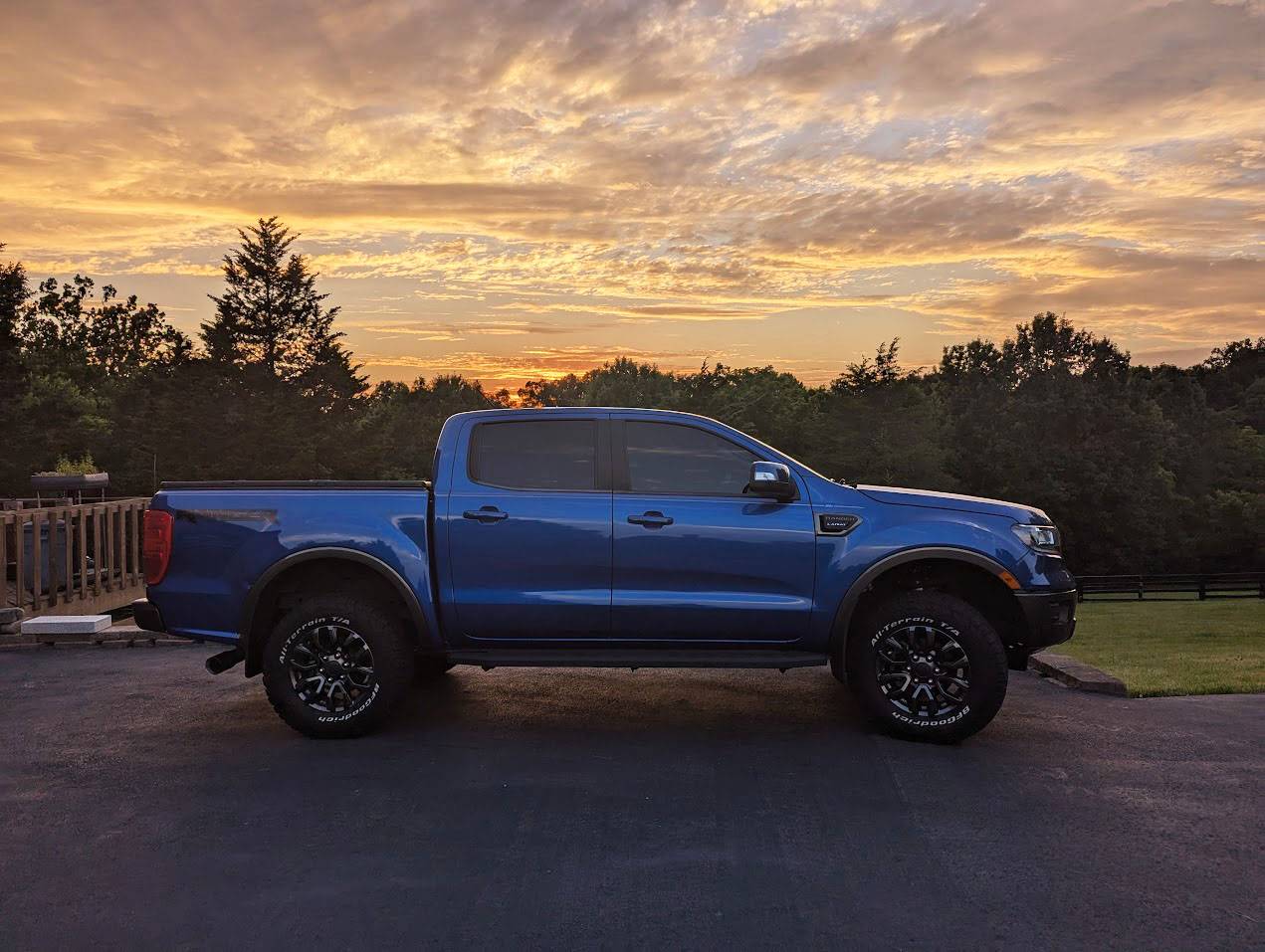 Look at my Ranger parked next to stuff | Page 180 | 2019+ Ford Ranger ...